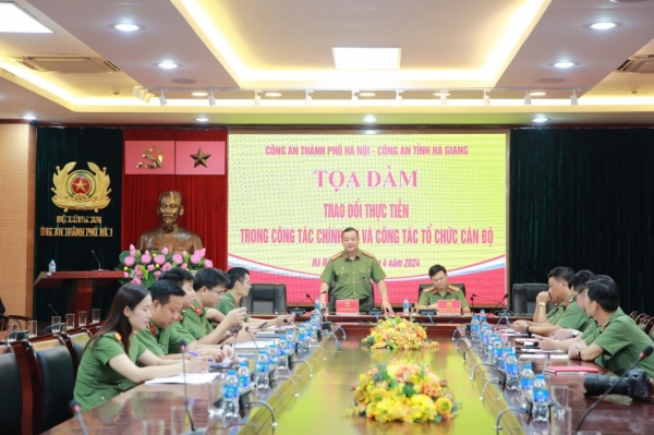 Nâng cao hiệu quả công tác chính trị và công tác cán bộ