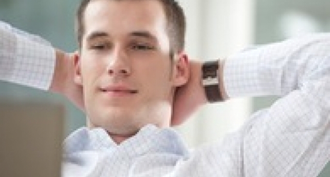 Hắn càng níu kéo, Em càng rời xa